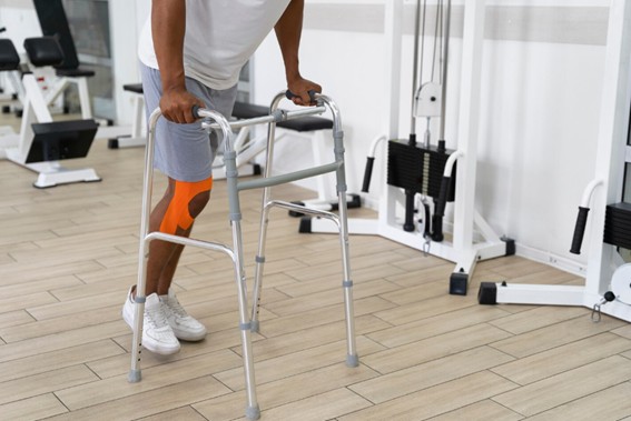 Diferencias entre ayudas técnicas y ortopédicas - Blog Cosmo Médica